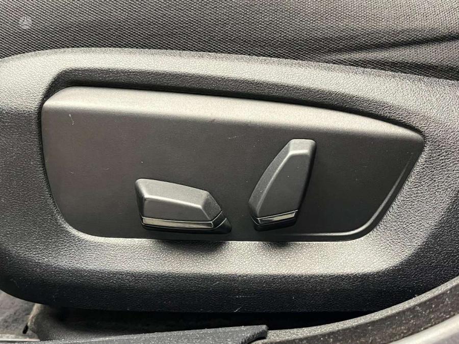 White BMW 520 2014 in Panevezys, with an engine capacity of 2.00 L and mileage of 223 thousand km for 9990 €, photo 12 on AUTOMOTO.COM.LV