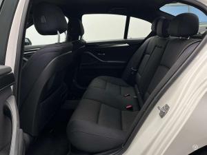 White BMW 520 2014 in Panevezys, with an engine capacity of 2.00 L and mileage of 223 thousand km for 9990 €, photo 15 on AUTOMOTO.COM.LV