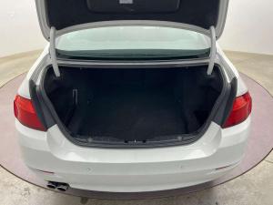 White BMW 520 2014 in Panevezys, with an engine capacity of 2.00 L and mileage of 223 thousand km for 9990 €, photo 16 on AUTOMOTO.COM.LV
