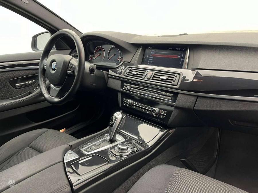 White BMW 520 2014 in Panevezys, with an engine capacity of 2.00 L and mileage of 223 thousand km for 9990 €, photo 21 on AUTOMOTO.COM.LV