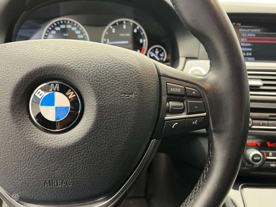 White BMW 520 2014 in Panevezys, with an engine capacity of 2.00 L and mileage of 223 thousand km for 9990 €, photo 25 on AUTOMOTO.COM.LV
