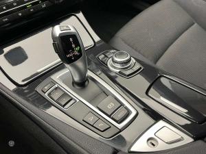 White BMW 520 2014 in Panevezys, with an engine capacity of 2.00 L and mileage of 223 thousand km for 9990 €, photo 33 on AUTOMOTO.COM.LV