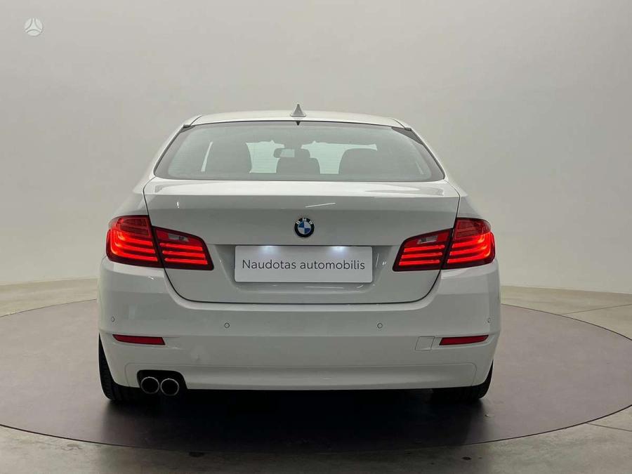White BMW 520 2014 in Panevezys, with an engine capacity of 2.00 L and mileage of 223 thousand km for 9990 €, photo 36 on AUTOMOTO.COM.LV