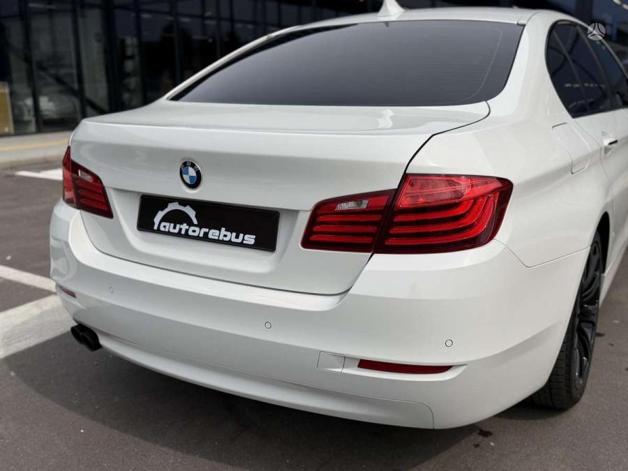 Balts BMW 520 2014 Kauņa, ar dzinēja tilpumu 2.00 L un nobraukumu 291 tūkst. km par 11290 €, foto 13 vietnē AUTOMOTO.COM.LV