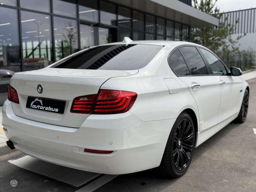 Balts BMW 520 2014 Kauņa, ar dzinēja tilpumu 2.00 L un nobraukumu 291 tūkst. km par 11290 €, foto 15 vietnē AUTOMOTO.COM.LV
