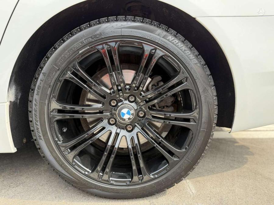 Balts BMW 520 2014 Kauņa, ar dzinēja tilpumu 2.00 L un nobraukumu 291 tūkst. km par 11290 €, foto 31 vietnē AUTOMOTO.COM.LV
