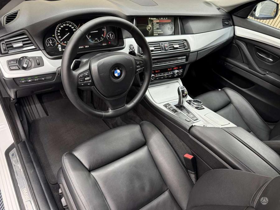 White BMW 520 2014 in Marijampole, with an engine capacity of 2.00 L and mileage of 208 thousand km for 13750 €, photo 3 on AUTOMOTO.COM.LV