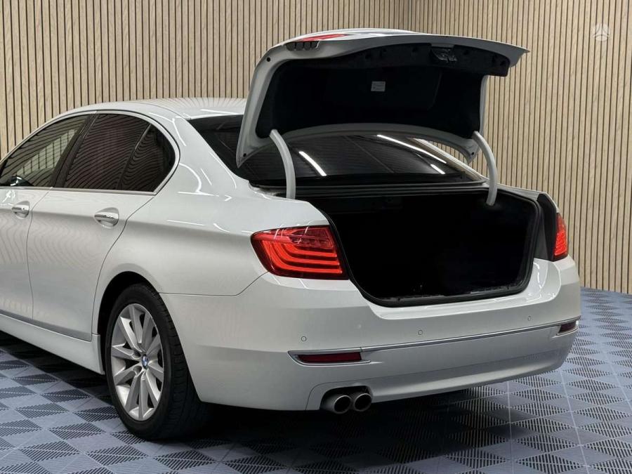 White BMW 520 2014 in Marijampole, with an engine capacity of 2.00 L and mileage of 208 thousand km for 13750 €, photo 13 on AUTOMOTO.COM.LV