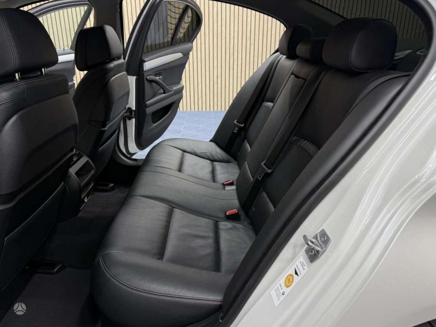 White BMW 520 2014 in Marijampole, with an engine capacity of 2.00 L and mileage of 208 thousand km for 13750 €, photo 17 on AUTOMOTO.COM.LV