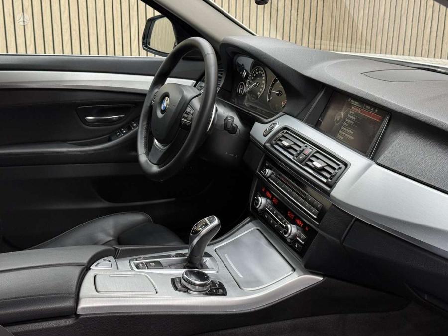 White BMW 520 2014 in Marijampole, with an engine capacity of 2.00 L and mileage of 208 thousand km for 13750 €, photo 20 on AUTOMOTO.COM.LV