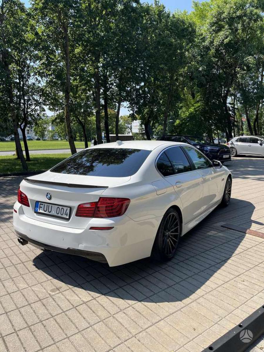 Balts BMW 520 2015 Kauņa, ar dzinēja tilpumu 2.00 L un nobraukumu 279 tūkst. km par 10550 €, foto 4 vietnē AUTOMOTO.COM.LV