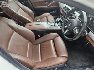 White BMW 520 2015 in Sakiai, with an engine capacity of 2.00 L and mileage of 250 thousand km for 3999 €, photo 11 on AUTOMOTO.COM.LV