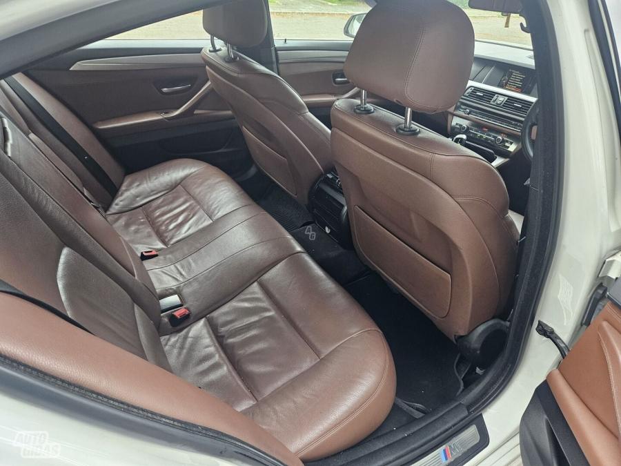 White BMW 520 2015 in Sakiai, with an engine capacity of 2.00 L and mileage of 250 thousand km for 3999 €, photo 15 on AUTOMOTO.COM.LV