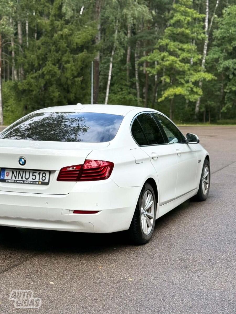 White BMW 520 2015 in Alytus, with an engine capacity of 2.00 L and mileage of 380 thousand km for 9200 €, photo 11 on AUTOMOTO.COM.LV