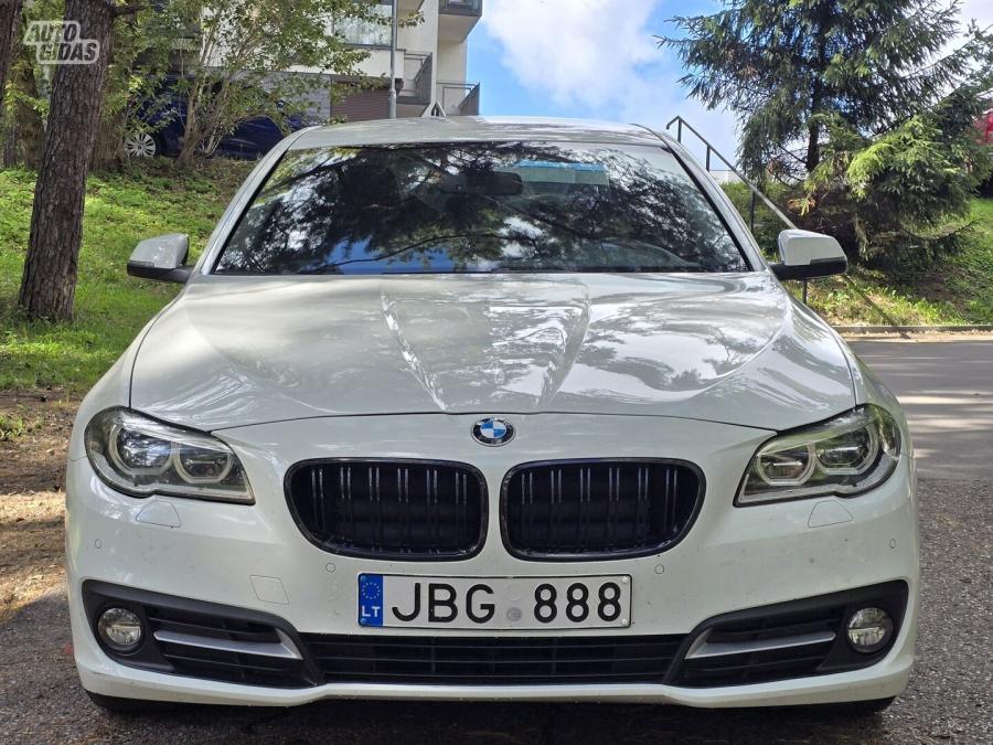 White BMW 520 2015 in Vilnius, with an engine capacity of 2.00 L and mileage of 280 thousand km for 11600 €, photo 5 on AUTOMOTO.COM.LV