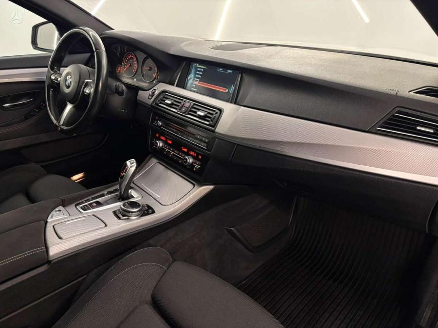 White BMW 520 2016 in Marijampole, with an engine capacity of 2.00 L and mileage of 338 thousand km for 13450 €, photo 17 on AUTOMOTO.COM.LV