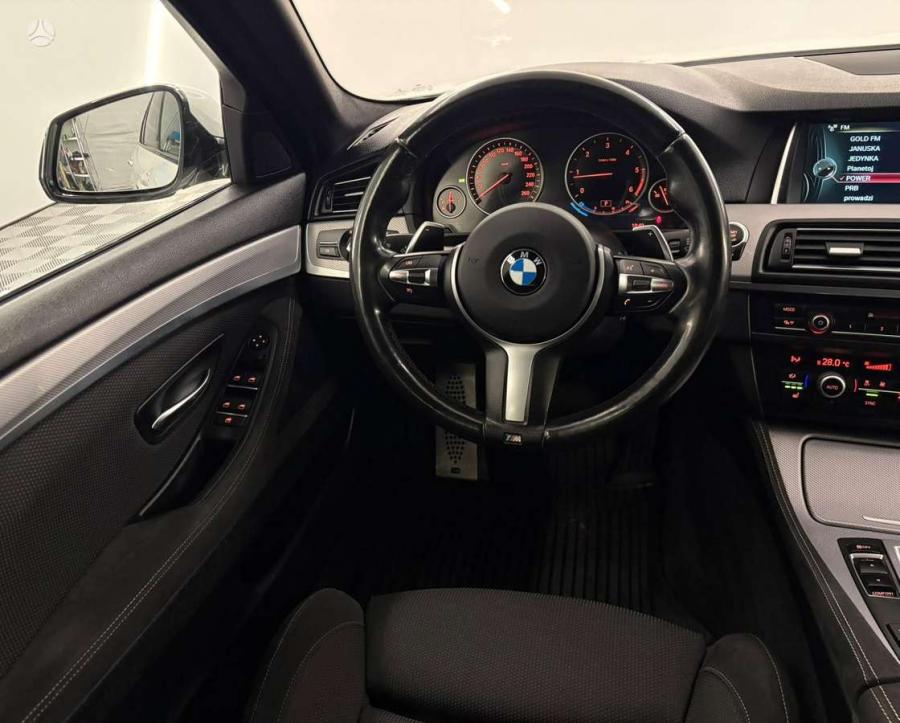 White BMW 520 2016 in Marijampole, with an engine capacity of 2.00 L and mileage of 338 thousand km for 13450 €, photo 19 on AUTOMOTO.COM.LV