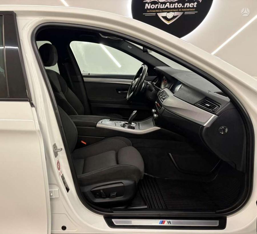 White BMW 520 2016 in Marijampole, with an engine capacity of 2.00 L and mileage of 338 thousand km for 13450 €, photo 20 on AUTOMOTO.COM.LV