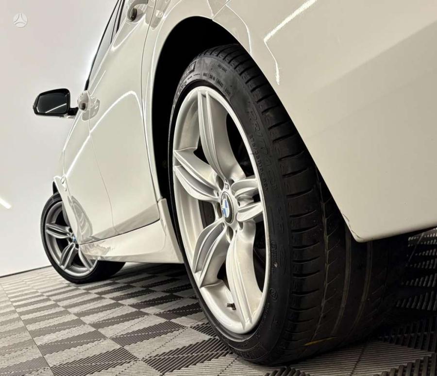 White BMW 520 2016 in Marijampole, with an engine capacity of 2.00 L and mileage of 338 thousand km for 13450 €, photo 24 on AUTOMOTO.COM.LV