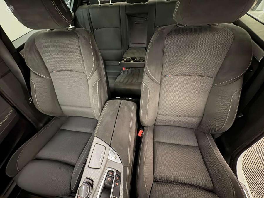 White BMW 520 2016 in Marijampole, with an engine capacity of 2.00 L and mileage of 338 thousand km for 13450 €, photo 25 on AUTOMOTO.COM.LV