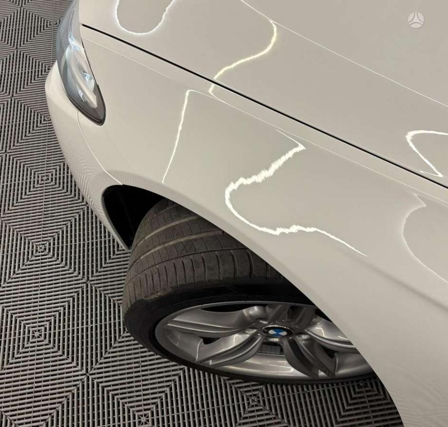 White BMW 520 2016 in Marijampole, with an engine capacity of 2.00 L and mileage of 338 thousand km for 13450 €, photo 27 on AUTOMOTO.COM.LV