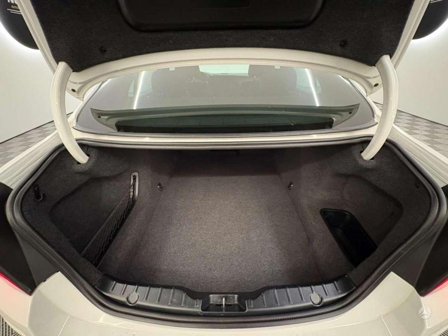 White BMW 520 2016 in Marijampole, with an engine capacity of 2.00 L and mileage of 338 thousand km for 13450 €, photo 28 on AUTOMOTO.COM.LV