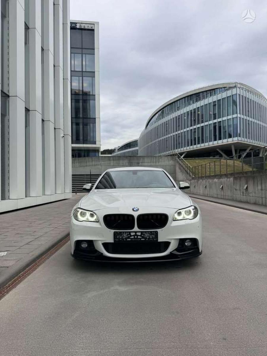 White BMW 520 2016 in Vilnius, with an engine capacity of 2.00 L and mileage of 225 thousand km for 14000 €, photo 1 on AUTOMOTO.COM.LV