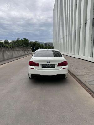 White BMW 520 2016 in Vilnius, with an engine capacity of 2.00 L and mileage of 225 thousand km for 14000 €, photo 4 on AUTOMOTO.COM.LV