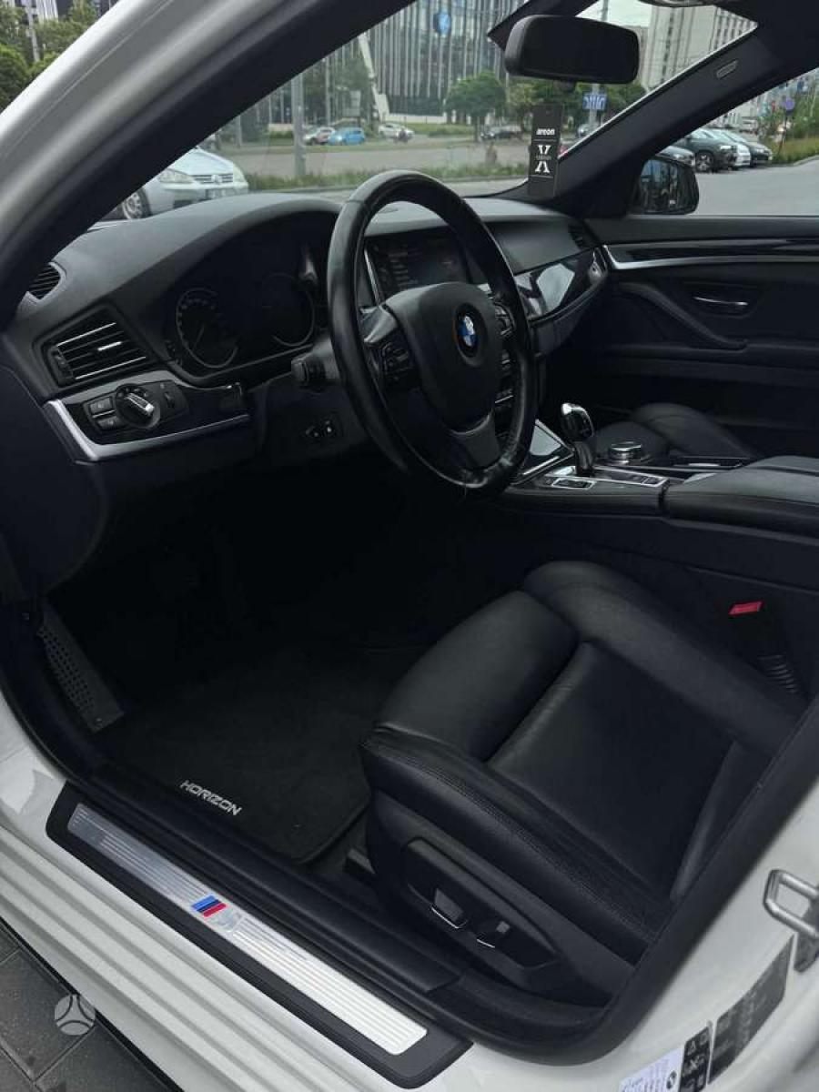 White BMW 520 2016 in Vilnius, with an engine capacity of 2.00 L and mileage of 225 thousand km for 14000 €, photo 7 on AUTOMOTO.COM.LV