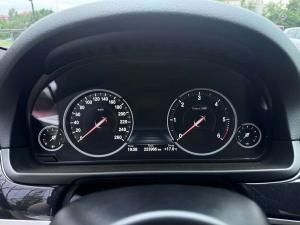 White BMW 520 2016 in Vilnius, with an engine capacity of 2.00 L and mileage of 225 thousand km for 14000 €, photo 8 on AUTOMOTO.COM.LV
