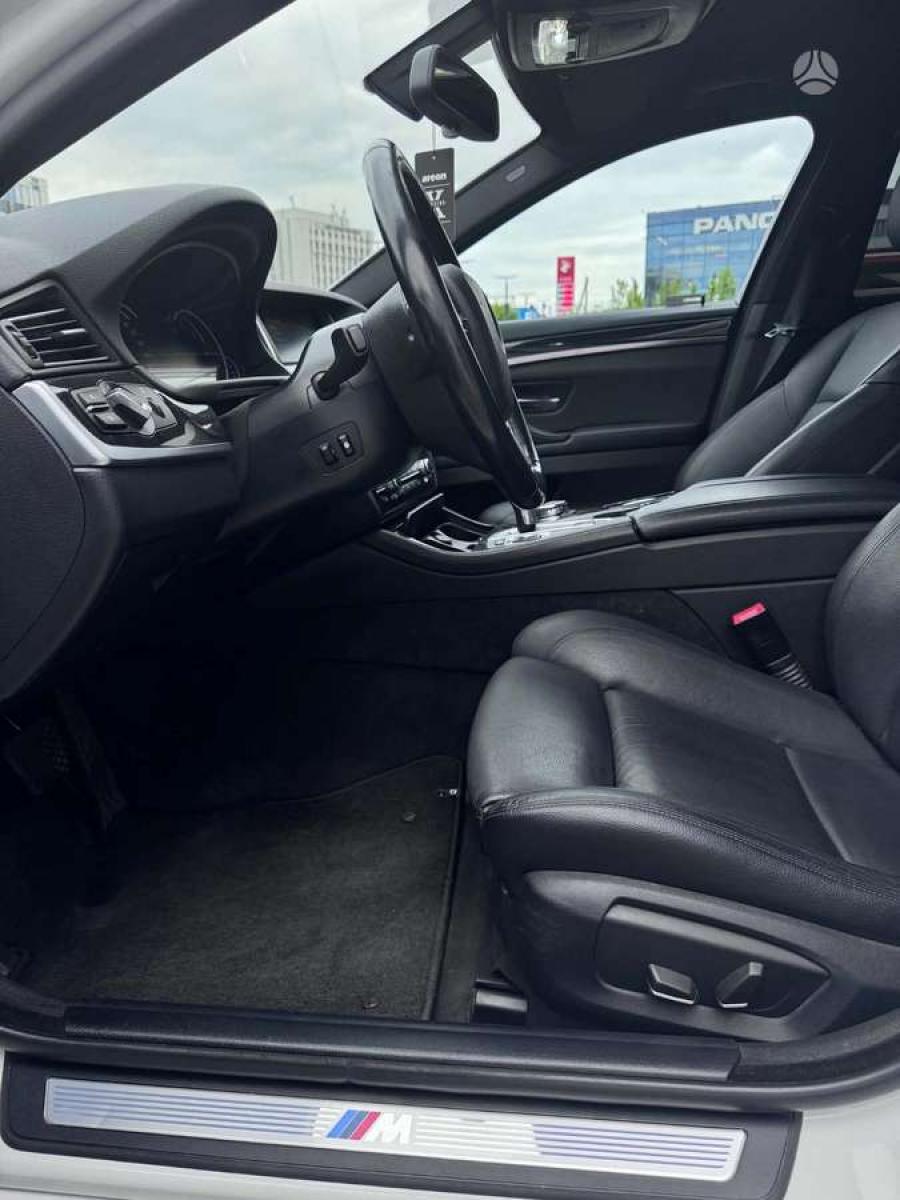 White BMW 520 2016 in Vilnius, with an engine capacity of 2.00 L and mileage of 225 thousand km for 14000 €, photo 9 on AUTOMOTO.COM.LV