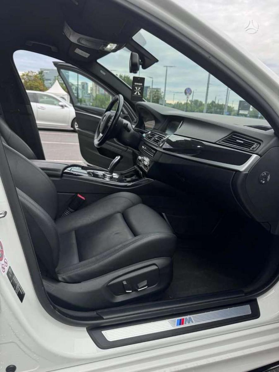 White BMW 520 2016 in Vilnius, with an engine capacity of 2.00 L and mileage of 225 thousand km for 14000 €, photo 14 on AUTOMOTO.COM.LV