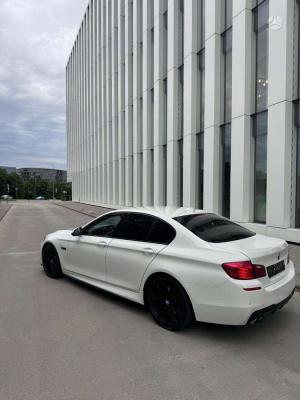 White BMW 520 2016 in Vilnius, with an engine capacity of 2.00 L and mileage of 225 thousand km for 14000 €, photo 17 on AUTOMOTO.COM.LV