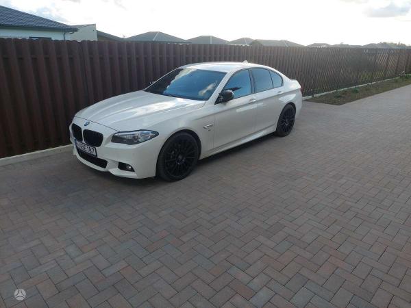 БМВ 520 2016 в Шяуляй на AUTOMOTO.COM.LV Белый БМВ 520 2016 в Шяуляй, объемом двигателя 2.00 л и пробегом 228 тыс. км за 13900 €, фото 3 на AUTOMOTO.COM.LV
