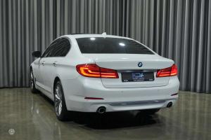 Balts BMW 520 2017 Marijampole, ar dzinēja tilpumu 2.00 L un nobraukumu 317 tūkst. km par 18850 €, foto 9 vietnē AUTOMOTO.COM.LV