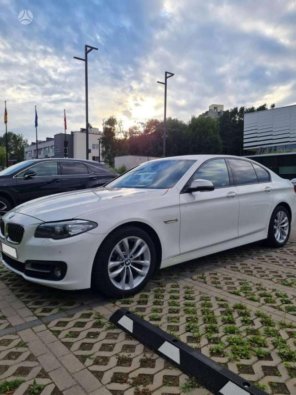 White BMW 520 2017 in Vilnius, with an engine capacity of 2.00 L and mileage of 185 thousand km for 16400 €, photo 3 on AUTOMOTO.COM.LV