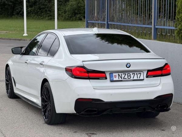 White BMW 520 2017 in Vilnius, with an engine capacity of 2.00 L and mileage of 71 thousand km for 28000 €, photo 2 on AUTOMOTO.COM.LV