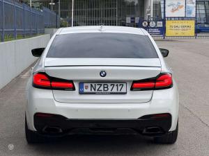 White BMW 520 2017 in Vilnius, with an engine capacity of 2.00 L and mileage of 71 thousand km for 28000 €, photo 4 on AUTOMOTO.COM.LV