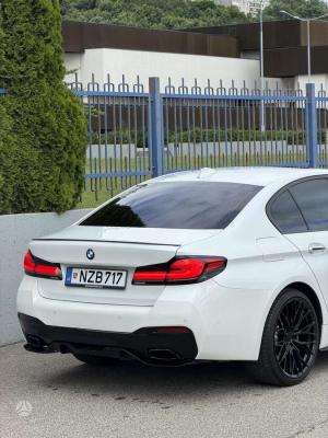 White BMW 520 2017 in Vilnius, with an engine capacity of 2.00 L and mileage of 71 thousand km for 28000 €, photo 6 on AUTOMOTO.COM.LV