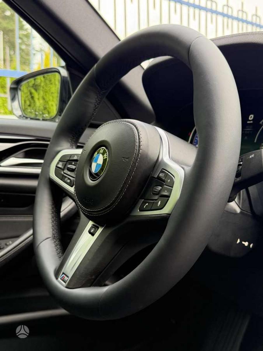 White BMW 520 2017 in Vilnius, with an engine capacity of 2.00 L and mileage of 71 thousand km for 28000 €, photo 15 on AUTOMOTO.COM.LV