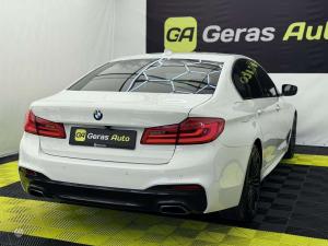 White BMW 520 2017 in Vilnius, with an engine capacity of 2.00 L and mileage of 200 thousand km for 21800 €, photo 5 on AUTOMOTO.COM.LV