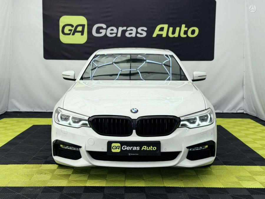 White BMW 520 2017 in Vilnius, with an engine capacity of 2.00 L and mileage of 200 thousand km for 21800 €, photo 8 on AUTOMOTO.COM.LV