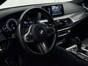 White BMW 520 2017 in Vilnius, with an engine capacity of 2.00 L and mileage of 200 thousand km for 21800 €, photo 9 on AUTOMOTO.COM.LV