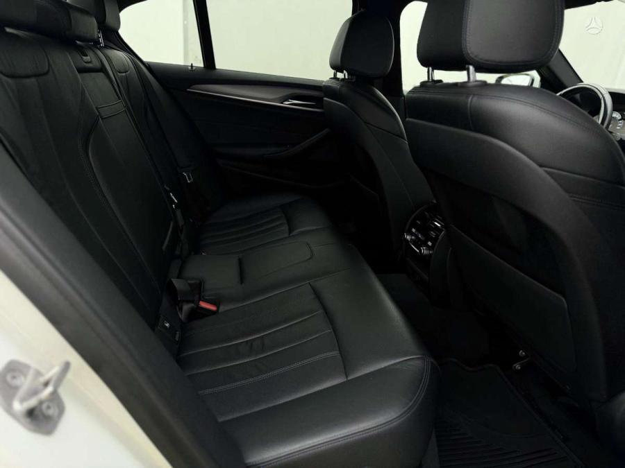 White BMW 520 2017 in Vilnius, with an engine capacity of 2.00 L and mileage of 200 thousand km for 21800 €, photo 12 on AUTOMOTO.COM.LV