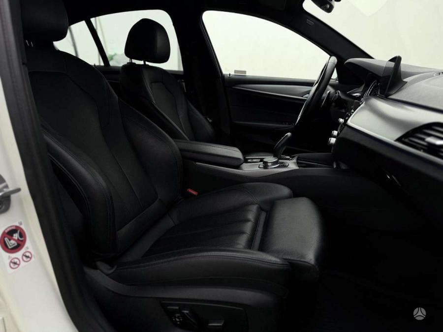 White BMW 520 2017 in Vilnius, with an engine capacity of 2.00 L and mileage of 200 thousand km for 21800 €, photo 13 on AUTOMOTO.COM.LV