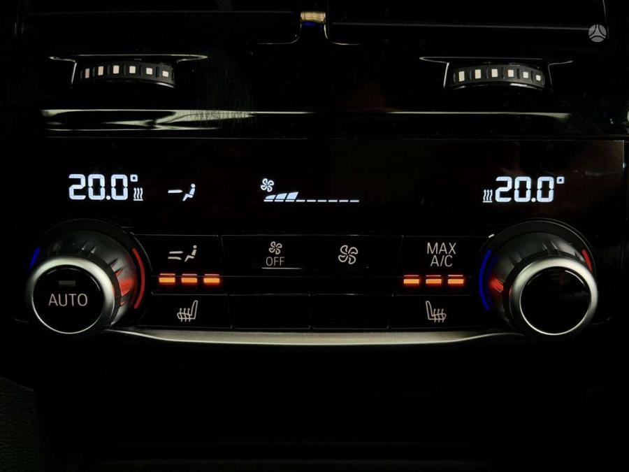 White BMW 520 2017 in Vilnius, with an engine capacity of 2.00 L and mileage of 200 thousand km for 21800 €, photo 15 on AUTOMOTO.COM.LV