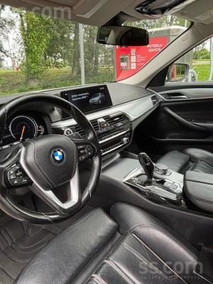 White BMW 520 2017 in Riga, with an engine capacity of 2.00 L and mileage of 375 thousand km for 14000 €, photo 9 on AUTOMOTO.COM.LV