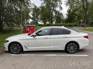 White BMW 520 2017 in Riga, with an engine capacity of 2.00 L and mileage of 375 thousand km for 14000 €, photo 4 on AUTOMOTO.COM.LV