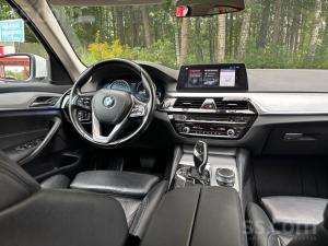 White BMW 520 2017 in Riga, with an engine capacity of 2.00 L and mileage of 375 thousand km for 14000 €, photo 5 on AUTOMOTO.COM.LV