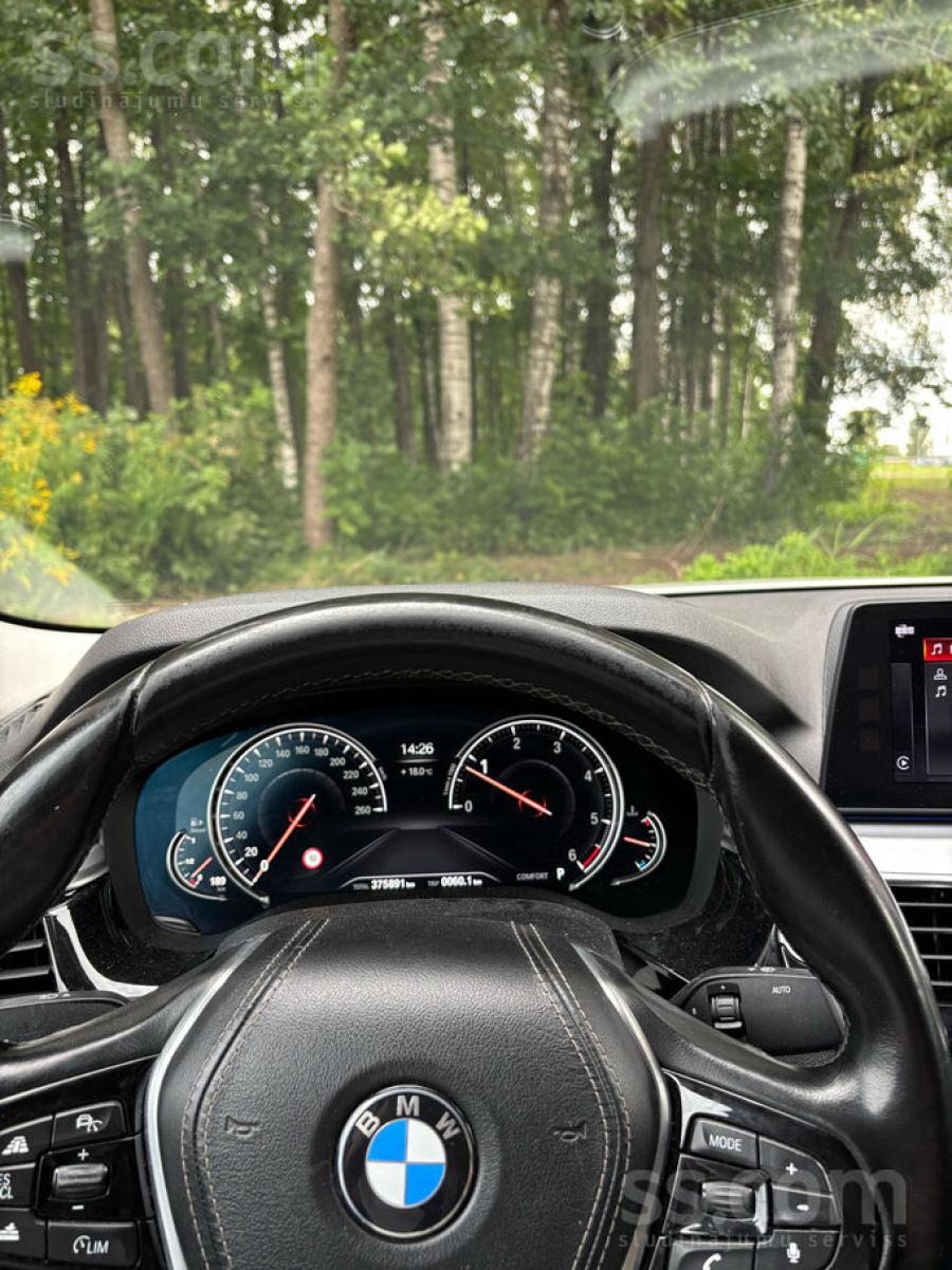 White BMW 520 2017 in Riga, with an engine capacity of 2.00 L and mileage of 375 thousand km for 14000 €, photo 6 on AUTOMOTO.COM.LV